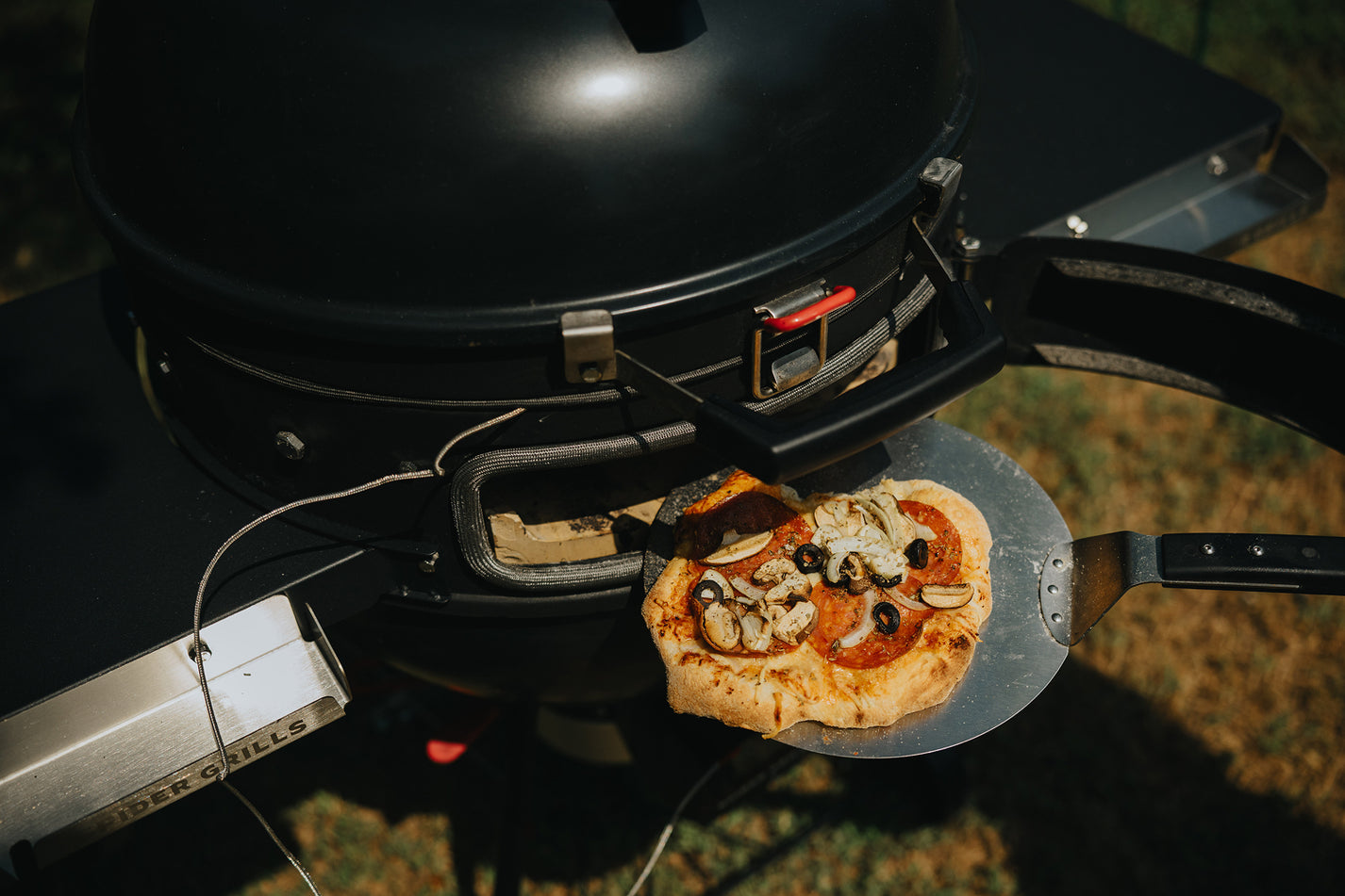 WebCraft™ Ring + Pizza Oven for 22" Weber® Kettles – Spider Grills
